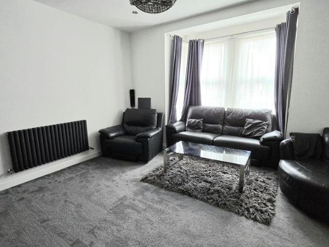 4 bedroom terraced house to rent