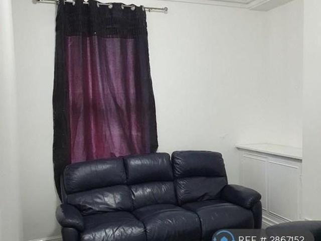 4 bedroom terraced house to rent