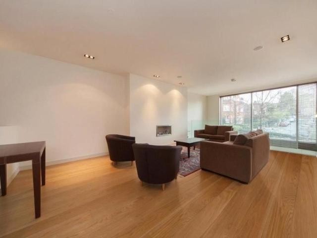 4 bedroom terraced house to rent