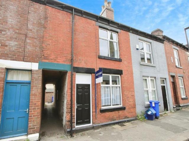 4 bedroom terraced house to rent