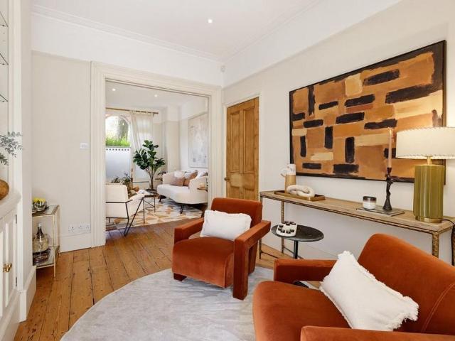 4 bedroom terraced house to rent