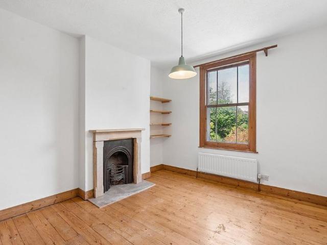 4 bedroom terraced house to rent