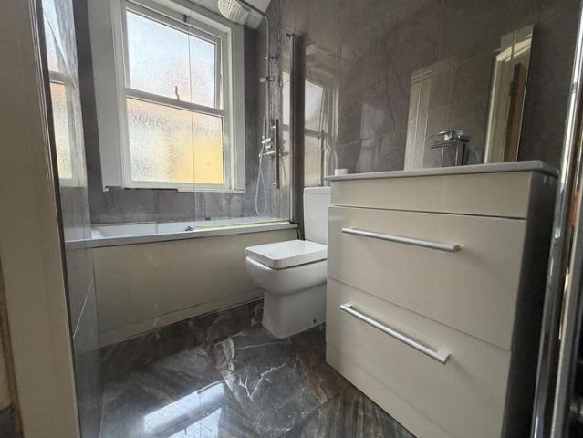 4 bedroom terraced house to rent
