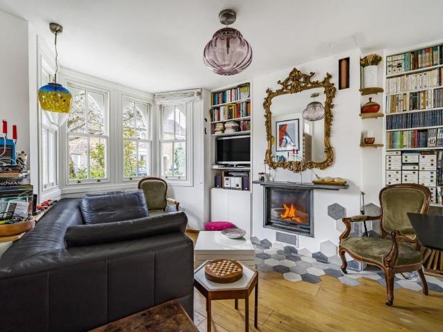 4 bedroom terraced house to rent