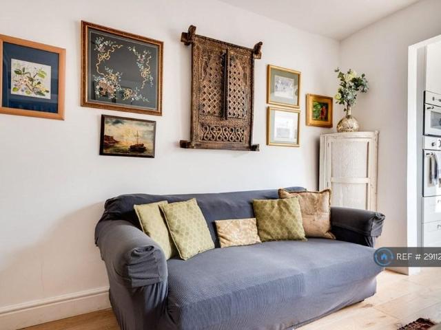 4 bedroom terraced house to rent