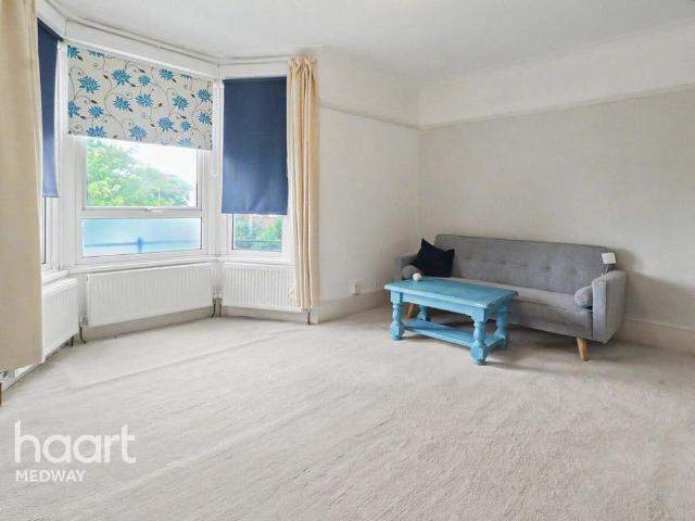 4 bedroom terraced house to rent