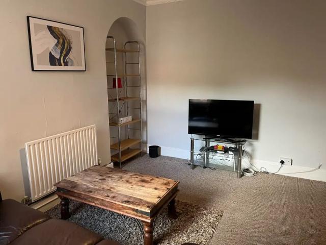 4 bedroom terraced house to rent