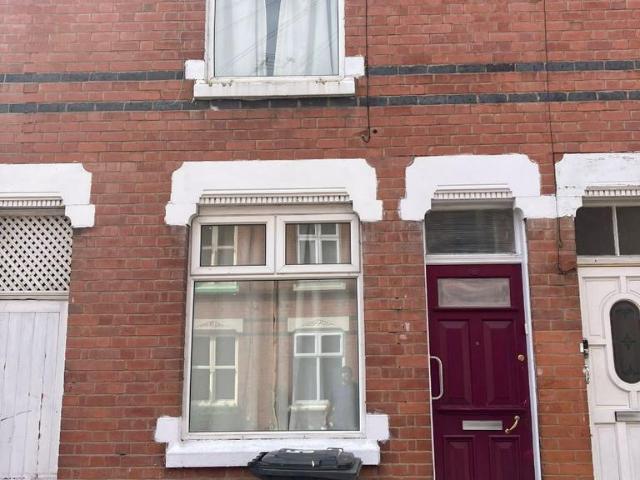 4 bedroom terraced house to rent