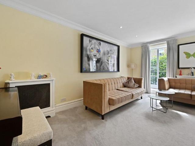 4 bedroom terraced house to rent