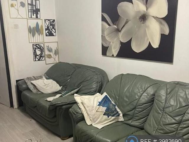 4 bedroom terraced house to rent