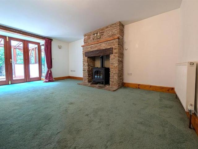 4 bedroom terraced house to rent