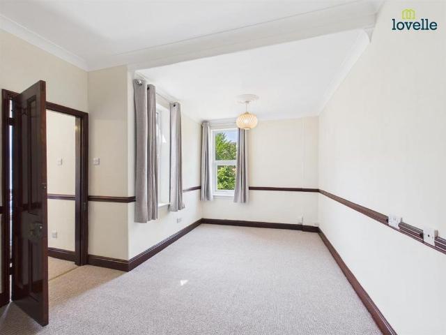 4 bedroom terraced house to rent