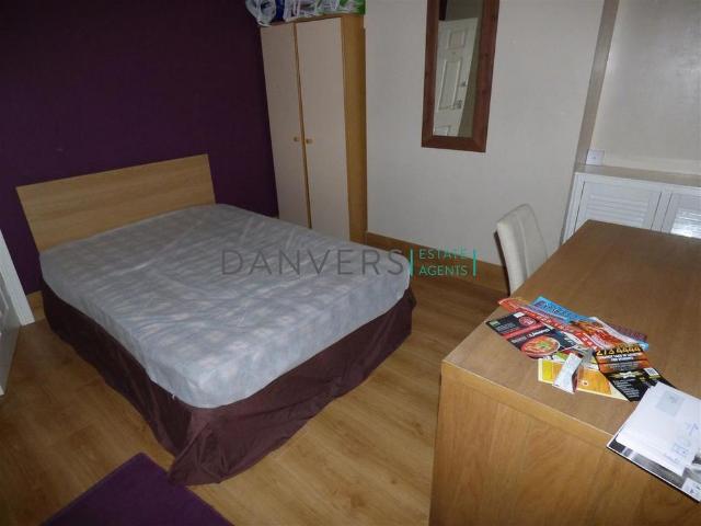 4 bedroom terraced house to rent