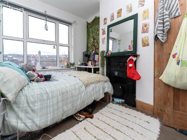 4 bedroom terraced house to rent