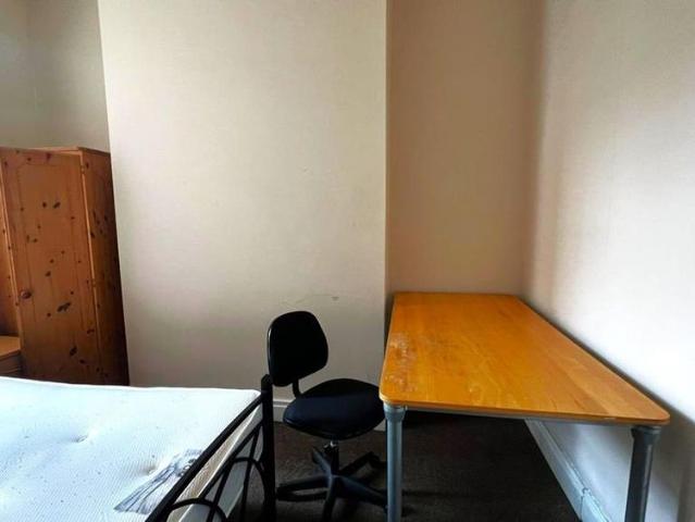 4 bedroom terraced house to rent