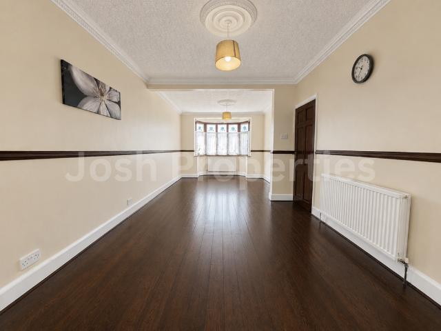 4 bedroom terraced house to rent