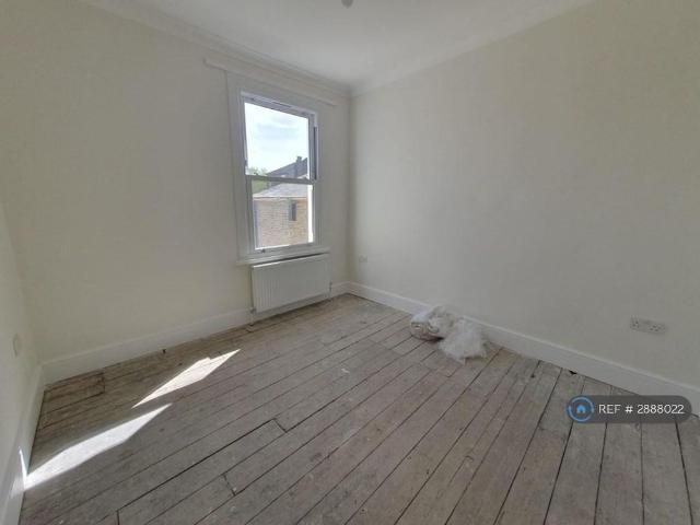 4 bedroom terraced house to rent