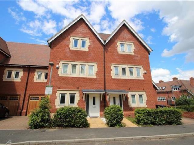 4 bedroom Terraced House Let Agreed