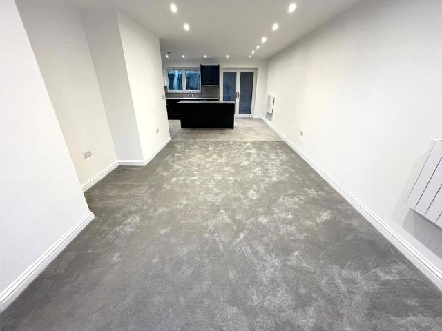 4 bedroom terraced house to rent