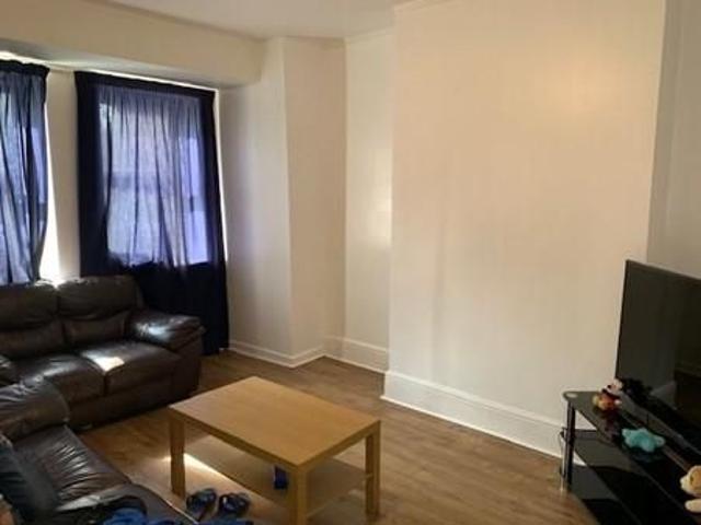 4 bedroom terraced house to rent