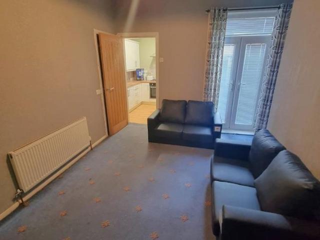 4 bedroom terraced house to rent