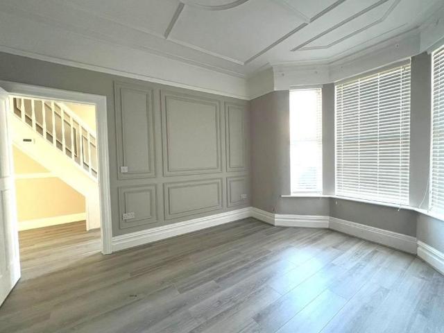4 bedroom terraced house to rent