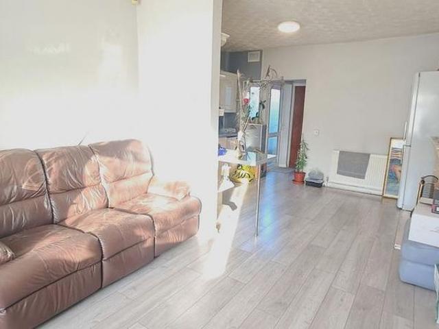 4 bedroom terraced house to rent