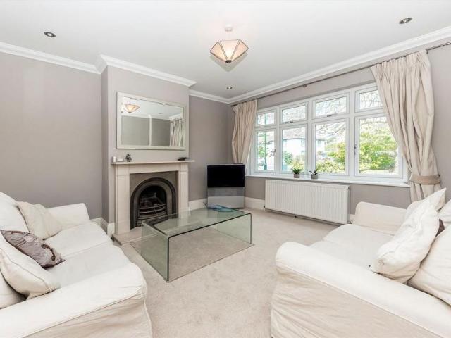 4 bedroom terraced house to rent