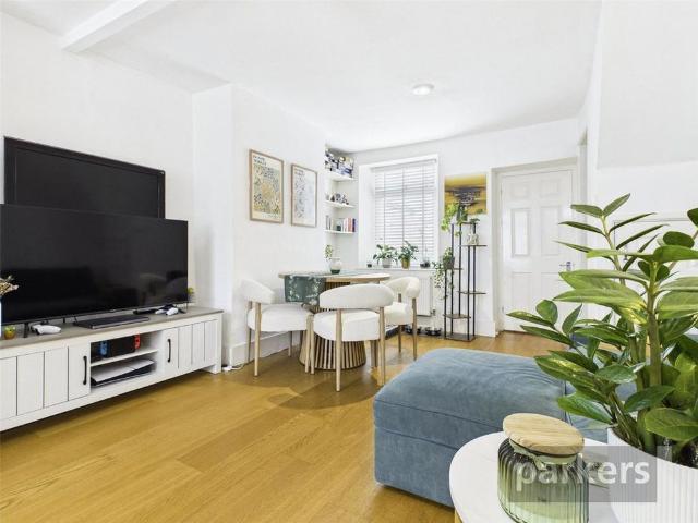 4 bedroom terraced house to rent