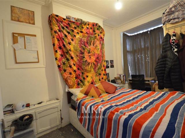 4 bedroom terraced house to rent