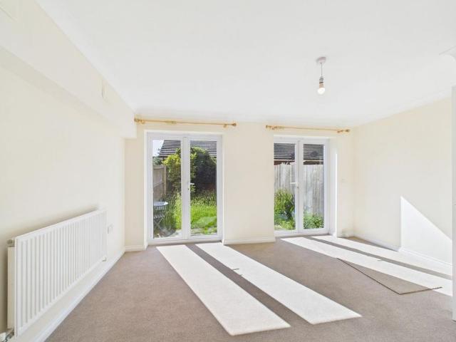 4 bedroom terraced house to rent