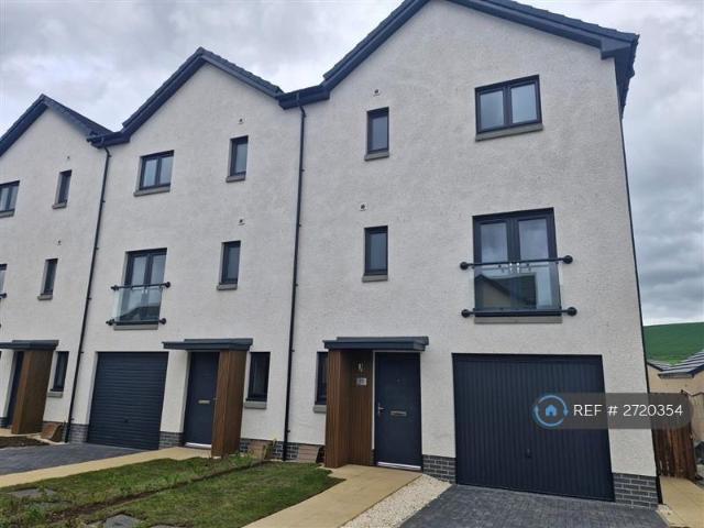 4 bedroom terraced house to rent