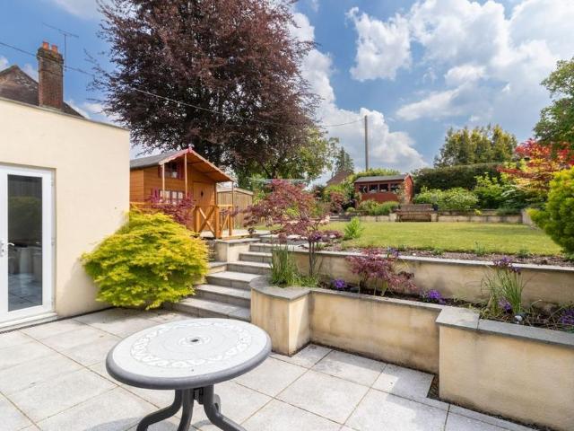 4 bedroom terraced house to rent