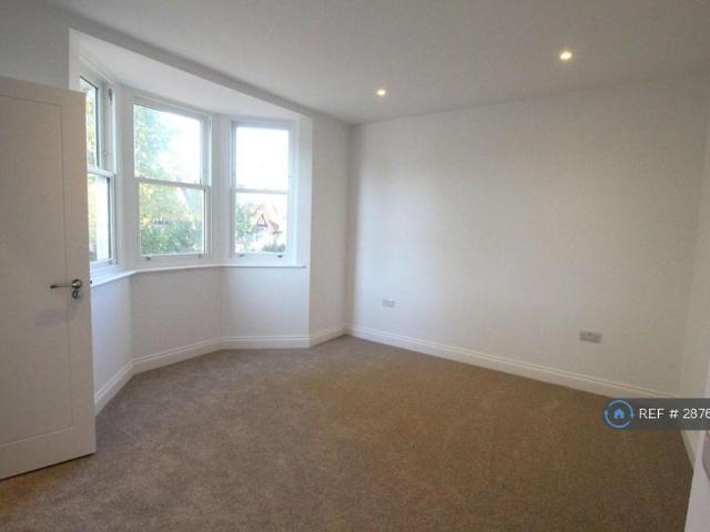 4 bedroom terraced house to rent