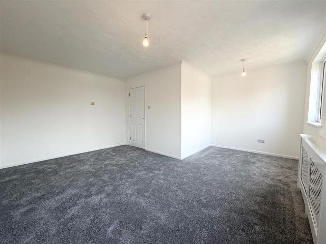 4 bedroom terraced house to rent