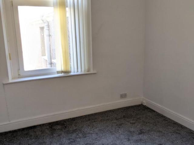 4 bedroom terraced house to rent