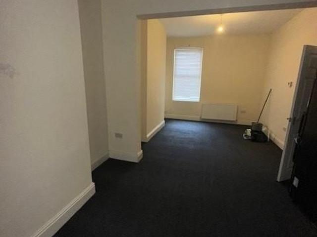 4 bedroom terraced house to rent