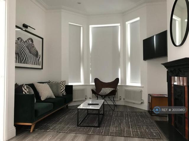 4 bedroom terraced house to rent