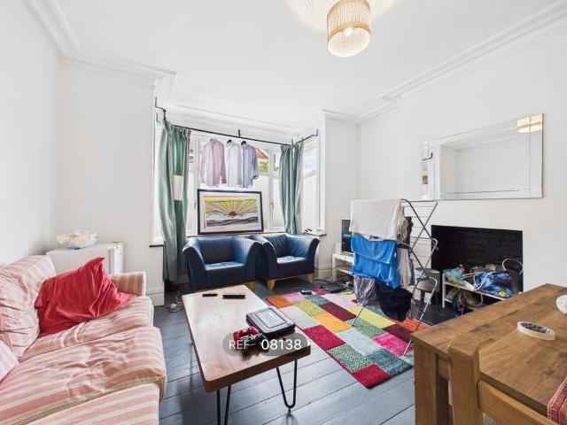 4 bedroom terraced house to rent