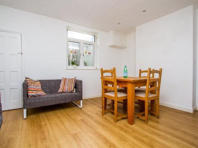 4 bedroom terraced house to rent