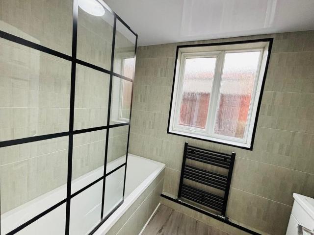 4 bedroom terraced house to rent