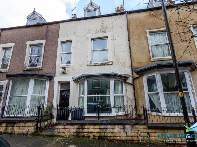 4 bedroom terraced house to rent