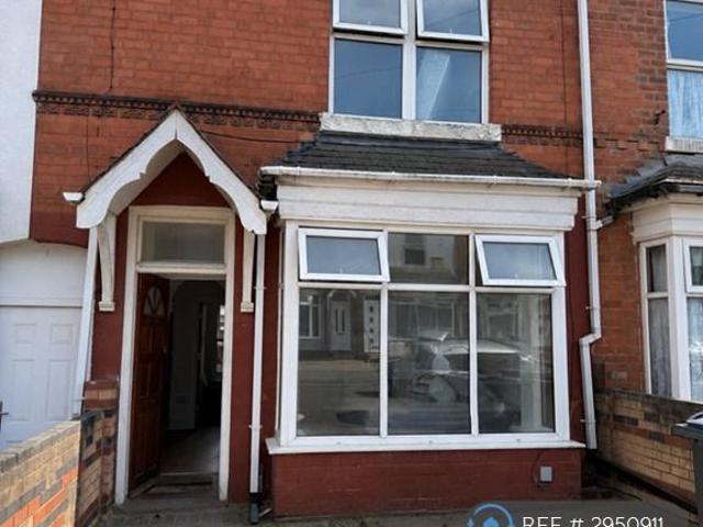 4 bedroom terraced house to rent