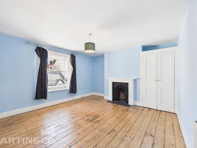 4 bedroom terraced house to rent