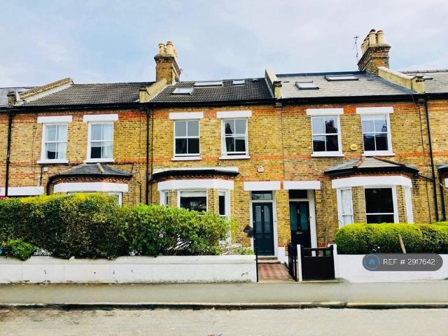 4 bedroom terraced house to rent