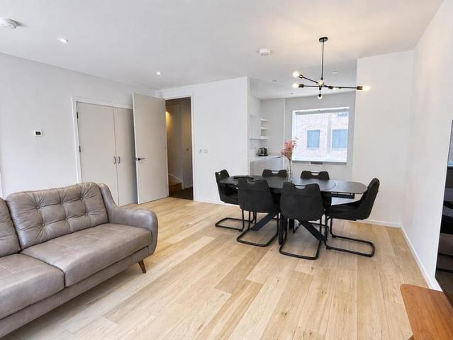 4 bedroom terraced house to rent