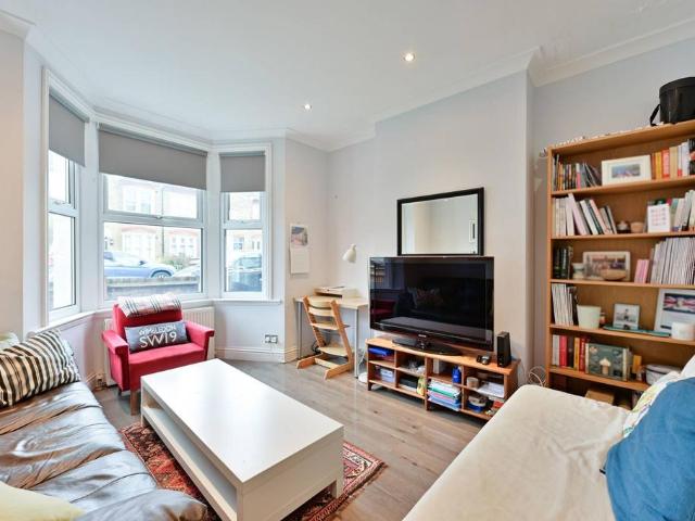 4 bedroom terraced house to rent