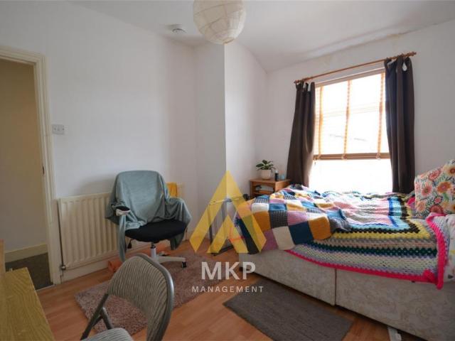 4 bedroom terraced house to rent