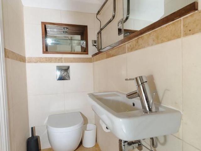 4 bedroom terraced house to rent