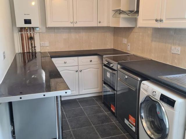 4 bedroom terraced house to rent